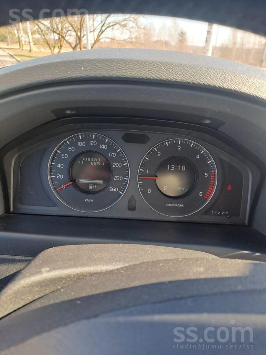 Melns Volvo S80 2009 Ludza, ar dzinēja tilpumu 2.40 L un nobraukumu 310 tūkst. km par 3800 €, foto 9 vietnē AUTOMOTO.COM.LV