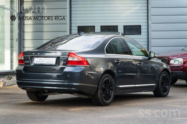 Black Volvo S80 2009 in Riga, with an engine capacity of 2.40 L and mileage of 315 thousand km for 2900 €, photo 2 on AUTOMOTO.COM.LV