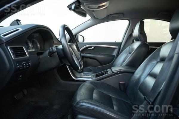 Black Volvo S80 2009 in Riga, with an engine capacity of 2.40 L and mileage of 315 thousand km for 2900 €, photo 5 on AUTOMOTO.COM.LV