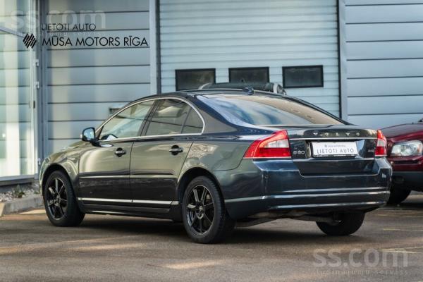 Black Volvo S80 2009 in Riga, with an engine capacity of 2.40 L and mileage of 315 thousand km for 2900 €, photo 8 on AUTOMOTO.COM.LV