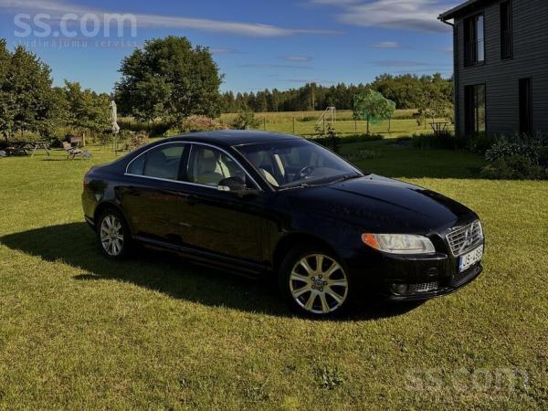 Black Volvo S80 2009 in Riga, with an engine capacity of 2.40 L and mileage of 338 thousand km for 4000 €, photo 1 on AUTOMOTO.COM.LV