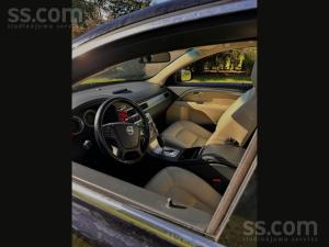 Black Volvo S80 2009 in Riga, with an engine capacity of 2.40 L and mileage of 338 thousand km for 4000 €, photo 4 on AUTOMOTO.COM.LV