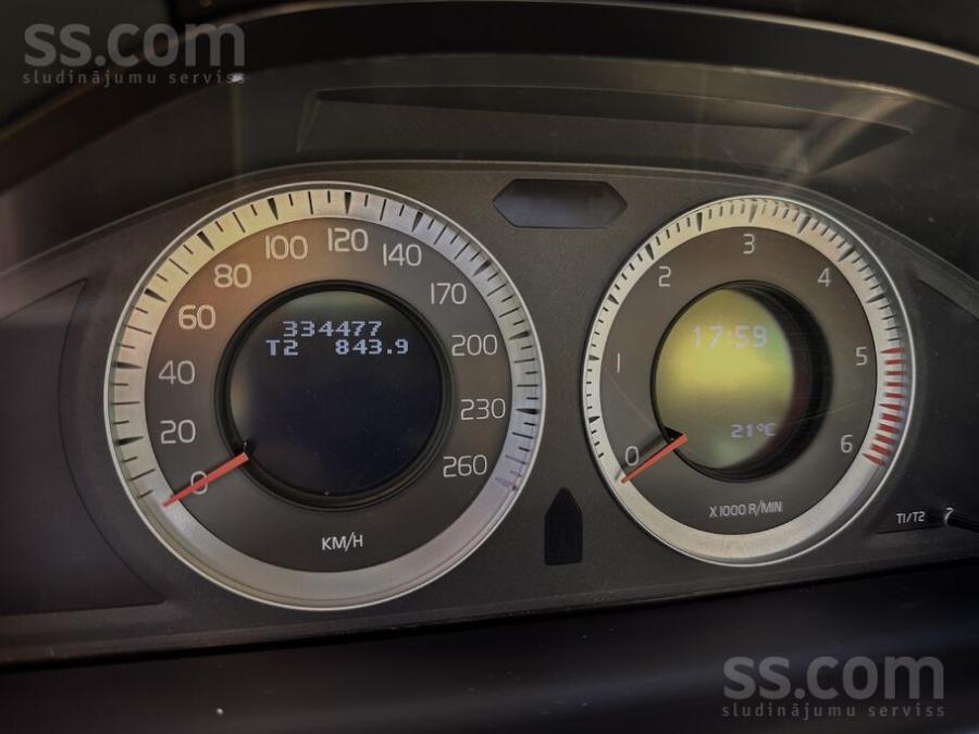 Black Volvo S80 2009 in Riga, with an engine capacity of 2.40 L and mileage of 338 thousand km for 4000 €, photo 5 on AUTOMOTO.COM.LV