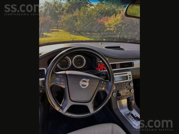Black Volvo S80 2009 in Riga, with an engine capacity of 2.40 L and mileage of 338 thousand km for 4000 €, photo 7 on AUTOMOTO.COM.LV