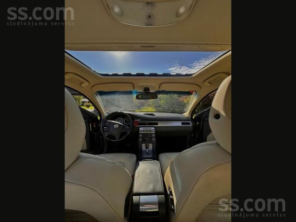 Black Volvo S80 2009 in Riga, with an engine capacity of 2.40 L and mileage of 338 thousand km for 4000 €, photo 9 on AUTOMOTO.COM.LV
