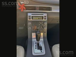 Black Volvo S80 2009 in Riga, with an engine capacity of 2.40 L and mileage of 338 thousand km for 4000 €, photo 10 on AUTOMOTO.COM.LV