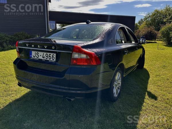Black Volvo S80 2009 in Riga, with an engine capacity of 2.40 L and mileage of 338 thousand km for 4000 €, photo 11 on AUTOMOTO.COM.LV