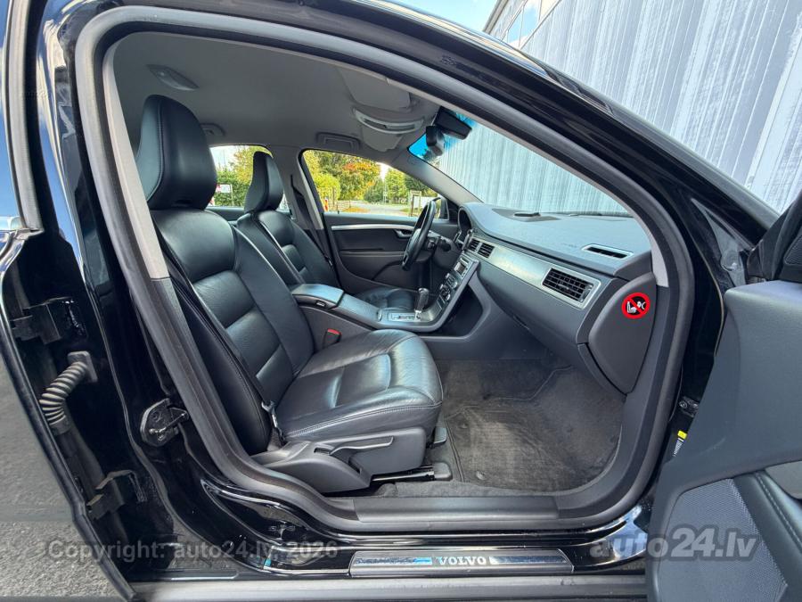Black Volvo S80 2009 in Paide, with an engine capacity of 2.40 L and mileage of 257 thousand km for 7290 €, photo 13 on AUTOMOTO.COM.LV