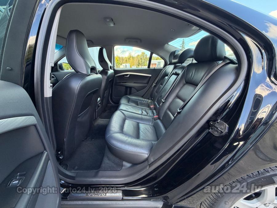 Black Volvo S80 2009 in Paide, with an engine capacity of 2.40 L and mileage of 257 thousand km for 7290 €, photo 18 on AUTOMOTO.COM.LV