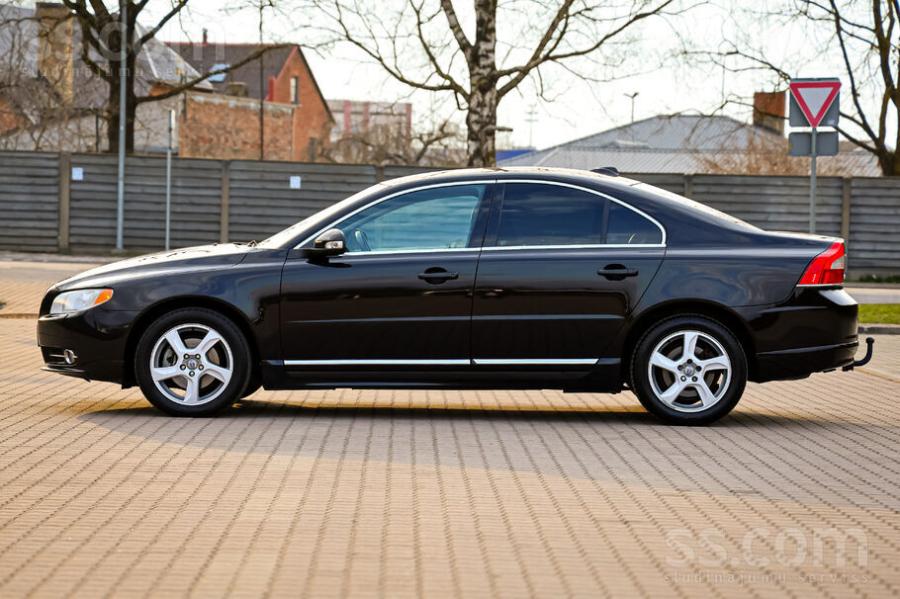Black Volvo S80 2010 in Jelgava, with an engine capacity of 2.00 L and mileage of 0 thousand km for 10399 €, photo 8 on AUTOMOTO.COM.LV