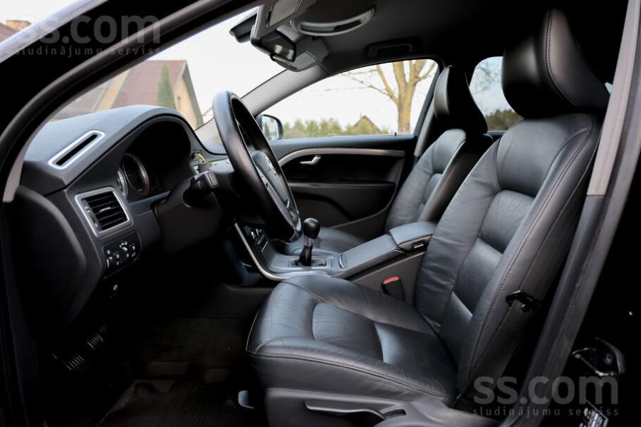Black Volvo S80 2010 in Jelgava, with an engine capacity of 2.00 L and mileage of 0 thousand km for 10399 €, photo 9 on AUTOMOTO.COM.LV