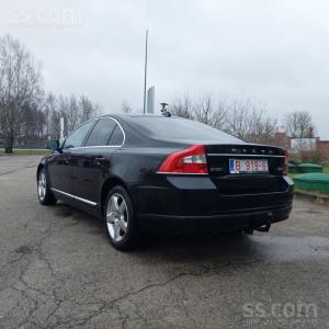Black Volvo S80 2010 in Riga, with an engine capacity of 2.00 L and mileage of 0 thousand km for 4550 €, photo 4 on AUTOMOTO.COM.LV