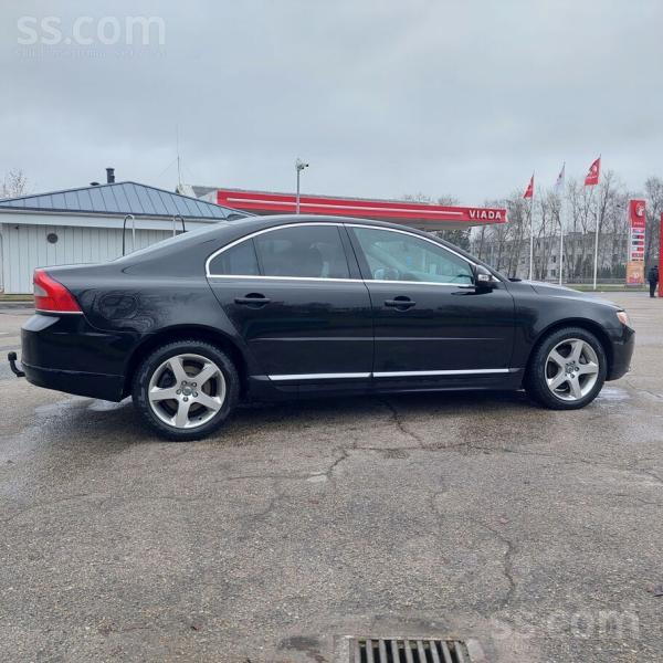 Black Volvo S80 2010 in Riga, with an engine capacity of 2.00 L and mileage of 0 thousand km for 4750 €, photo 6 on AUTOMOTO.COM.LV
