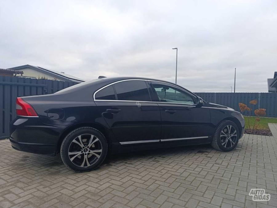 Black Volvo S80 2010 in Siauliai, with an engine capacity of 2.40 L and mileage of 314 thousand km for 6300 €, photo 2 on AUTOMOTO.COM.LV