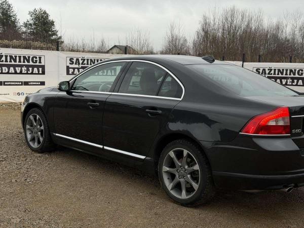 Black Volvo S80 2010 in Vilnius, with an engine capacity of 3.00 L and mileage of 241 thousand km for 5600 €, photo 10 on AUTOMOTO.COM.LV