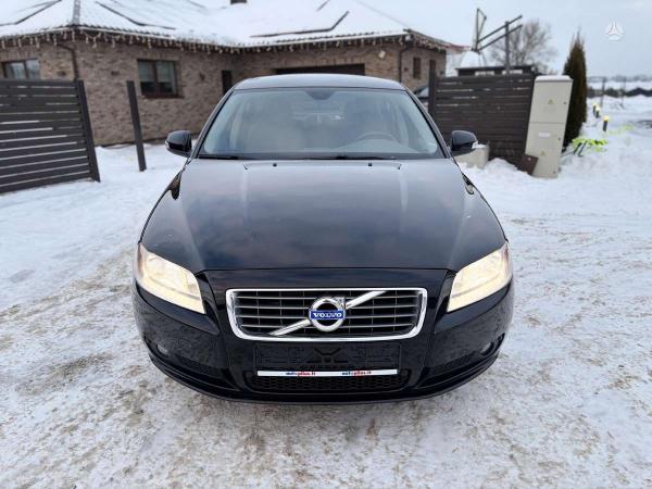 Black Volvo S80 2010 in Siauliai, with an engine capacity of 2.40 L and mileage of 231 thousand km for 3990 €, photo 3 on AUTOMOTO.COM.LV