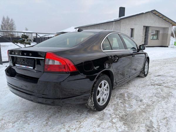 Black Volvo S80 2010 in Siauliai, with an engine capacity of 2.40 L and mileage of 231 thousand km for 3990 €, photo 8 on AUTOMOTO.COM.LV