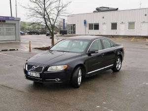 Black Volvo S80 2010 in Vilnius, with an engine capacity of 2.40 L and mileage of 380 thousand km for 4450 €, photo 12 on AUTOMOTO.COM.LV