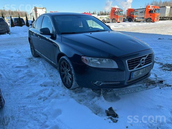 Black Volvo S80 2010 in Riga, with an engine capacity of 2.00 L and mileage of 372 thousand km for 2850 €, photo 1 on AUTOMOTO.COM.LV