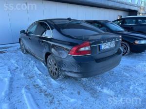 Black Volvo S80 2010 in Riga, with an engine capacity of 2.00 L and mileage of 372 thousand km for 2850 €, photo 3 on AUTOMOTO.COM.LV