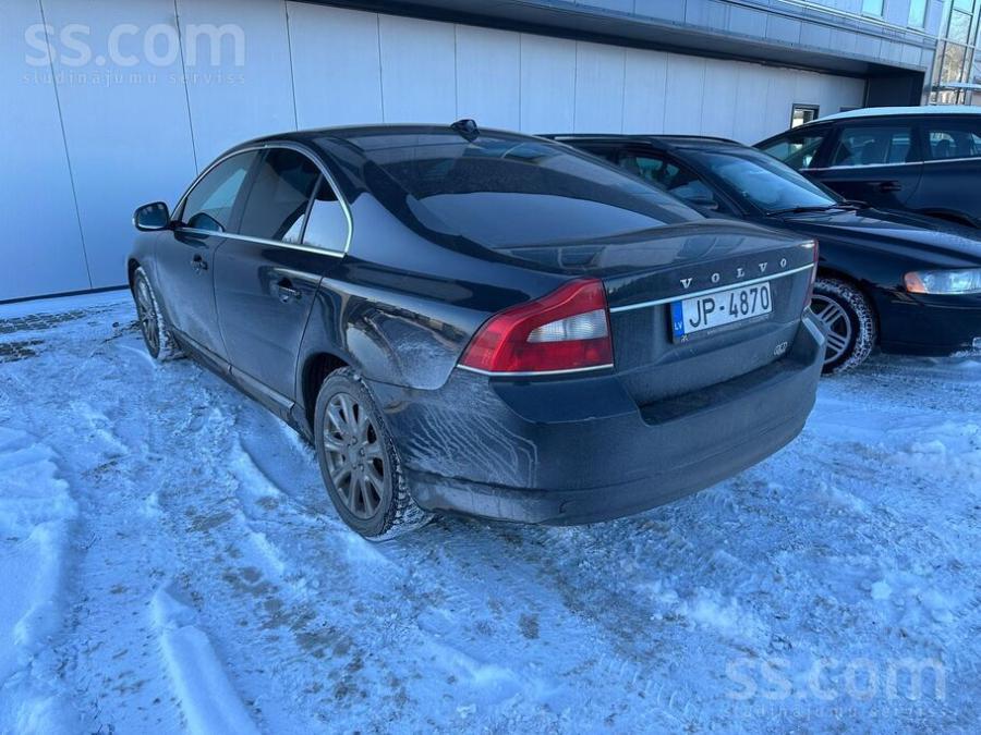Black Volvo S80 2010 in Riga, with an engine capacity of 2.00 L and mileage of 372 thousand km for 2850 €, photo 3 on AUTOMOTO.COM.LV
