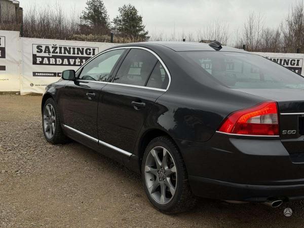 Black Volvo S80 2010 in Vilnius, with an engine capacity of 3.00 L and mileage of 241 thousand km for 5400 €, photo 10 on AUTOMOTO.COM.LV