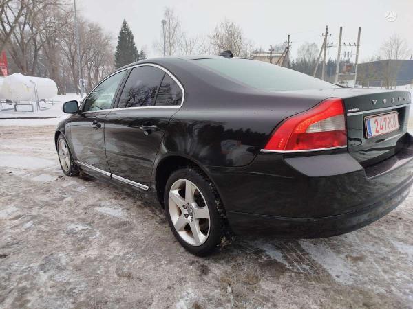 Melns Volvo S80 2010 Anykščiai, ar dzinēja tilpumu 2.00 L un nobraukumu 333 tūkst. km par 3500 €, foto 4 vietnē AUTOMOTO.COM.LV
