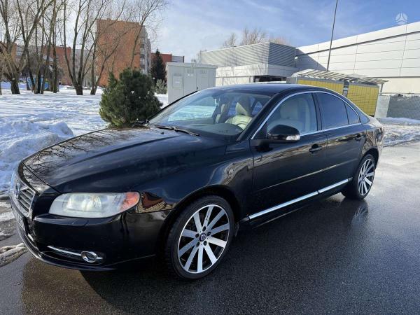 Black Volvo S80 2010 in Klaipeda, with an engine capacity of 2.40 L and mileage of 403 thousand km for 5200 €, photo 1 on AUTOMOTO.COM.LV