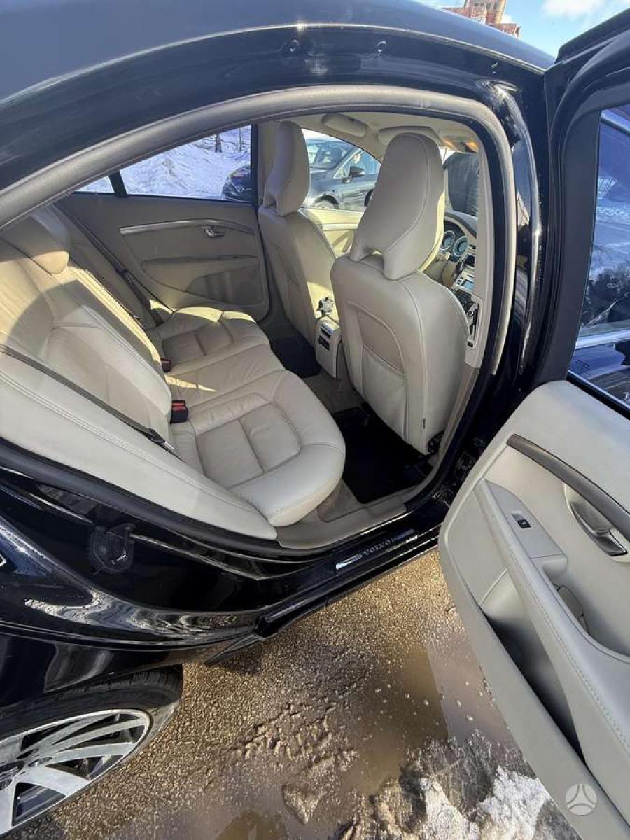 Melns Volvo S80 2010 Klaipėda, ar dzinēja tilpumu 2.40 L un nobraukumu 403 tūkst. km par 5200 €, foto 11 vietnē AUTOMOTO.COM.LV
