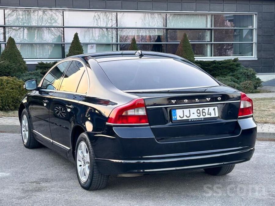 Melns Volvo S80 2010 Rīga, ar dzinēja tilpumu 2.00 L un nobraukumu 0 tūkst. km par 2950 €, foto 4 vietnē AUTOMOTO.COM.LV