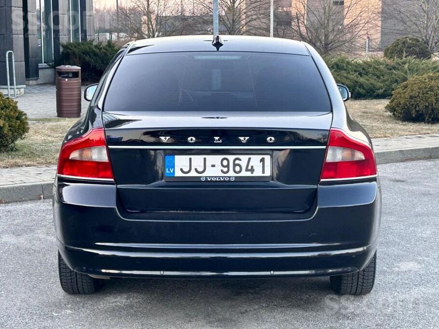 Melns Volvo S80 2010 Rīga, ar dzinēja tilpumu 2.00 L un nobraukumu 0 tūkst. km par 2950 €, foto 18 vietnē AUTOMOTO.COM.LV
