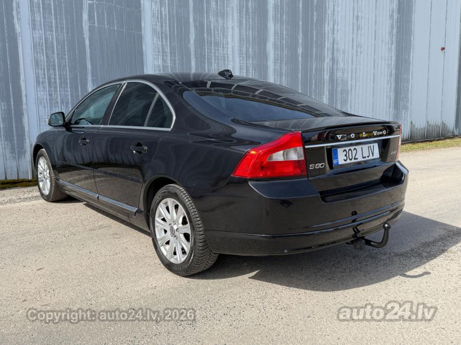Black Volvo S80 2010 in Paide, with an engine capacity of 2.40 L and mileage of 228 thousand km for 7490 €, photo 6 on AUTOMOTO.COM.LV