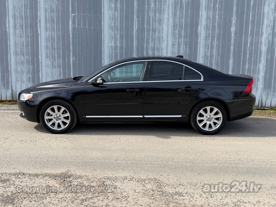 Black Volvo S80 2010 in Paide, with an engine capacity of 2.40 L and mileage of 228 thousand km for 7490 €, photo 9 on AUTOMOTO.COM.LV