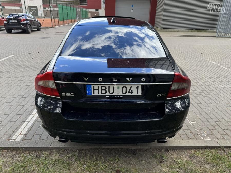 Black Volvo S80 2010 in Alytus, with an engine capacity of 2.40 L and mileage of 624 thousand km for 3600 €, photo 5 on AUTOMOTO.COM.LV