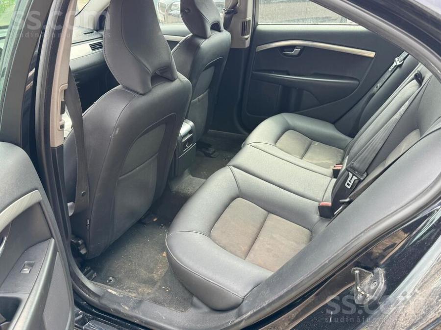 Melns Volvo S80 2010 Rīga, ar dzinēja tilpumu 2.00 L un nobraukumu 34 tūkst. km par 2150 €, foto 7 vietnē AUTOMOTO.COM.LV