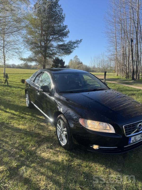 Melns Volvo S80 2010 Liepāja, ar dzinēja tilpumu 2.00 L un nobraukumu 466 tūkst. km par 2590 €, foto 3 vietnē AUTOMOTO.COM.LV