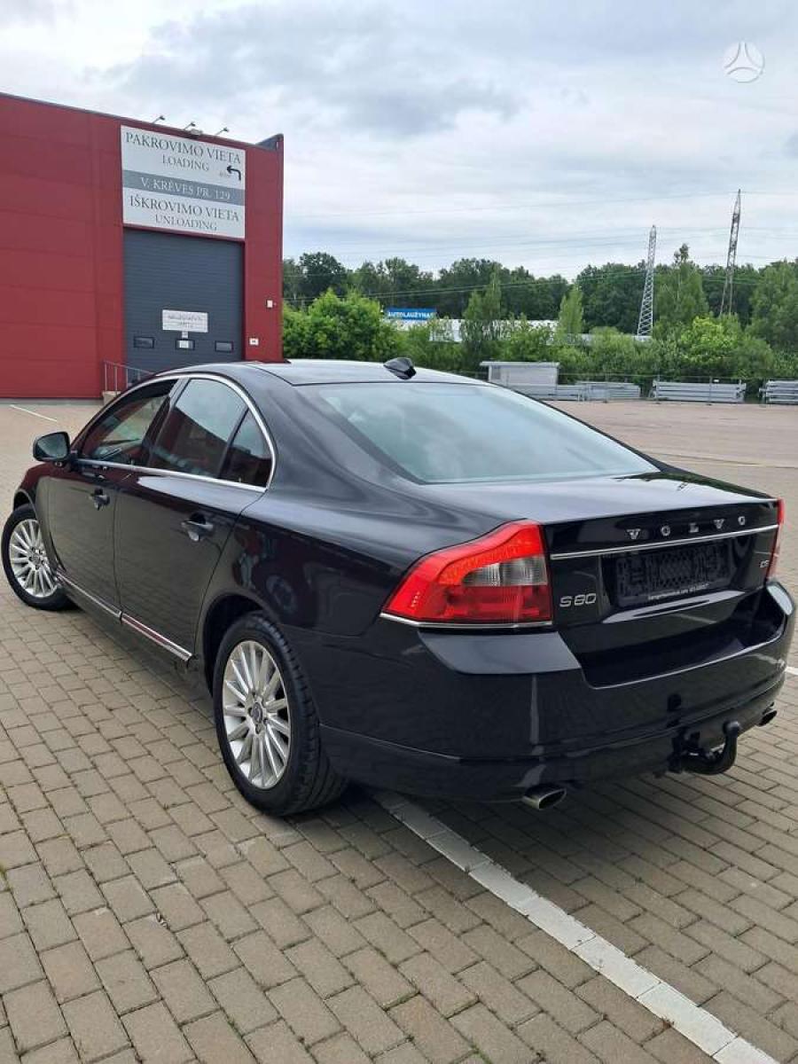 Melns Volvo S80 2010 Kauņa, ar dzinēja tilpumu 2.40 L un nobraukumu 320 tūkst. km par 4950 €, foto 13 vietnē AUTOMOTO.COM.LV