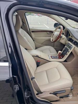 Melns Volvo S80 2010 Kauņa, ar dzinēja tilpumu 2.40 L un nobraukumu 320 tūkst. km par 4950 €, foto 26 vietnē AUTOMOTO.COM.LV
