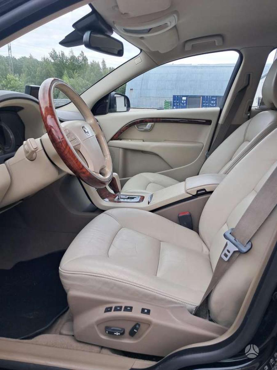 Melns Volvo S80 2010 Kauņa, ar dzinēja tilpumu 2.40 L un nobraukumu 320 tūkst. km par 4950 €, foto 27 vietnē AUTOMOTO.COM.LV