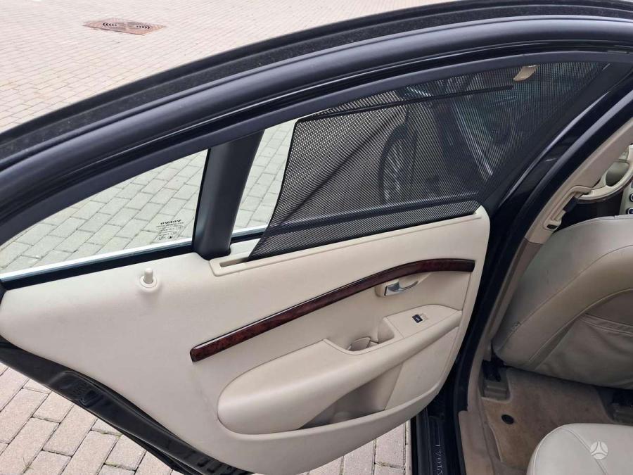 Melns Volvo S80 2010 Kauņa, ar dzinēja tilpumu 2.40 L un nobraukumu 320 tūkst. km par 4950 €, foto 31 vietnē AUTOMOTO.COM.LV