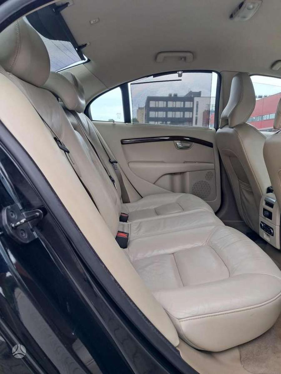 Melns Volvo S80 2010 Kauņa, ar dzinēja tilpumu 2.40 L un nobraukumu 320 tūkst. km par 4950 €, foto 32 vietnē AUTOMOTO.COM.LV