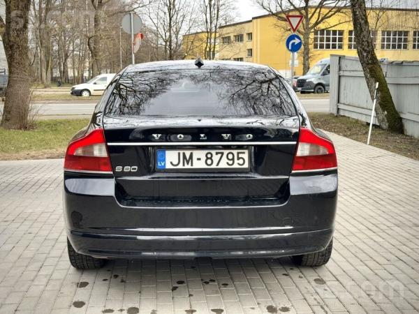 Black Volvo S80 2010 in Riga, with an engine capacity of 2.00 L and mileage of 336 thousand km for 3300 €, photo 6 on AUTOMOTO.COM.LV