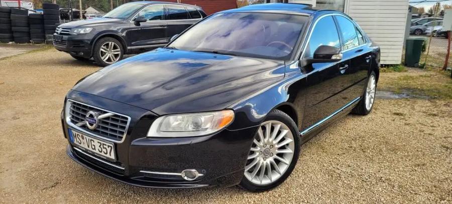 Black Volvo S80 2010 in Riga, with an engine capacity of 2.40 L and mileage of 258 thousand km for 8200 €, photo 5 on AUTOMOTO.COM.LV
