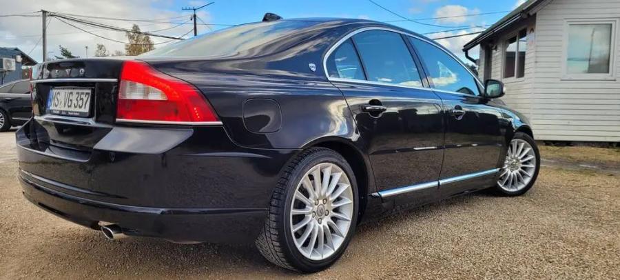 Black Volvo S80 2010 in Riga, with an engine capacity of 2.40 L and mileage of 258 thousand km for 8200 €, photo 8 on AUTOMOTO.COM.LV