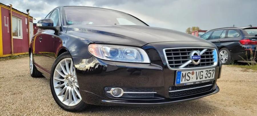Black Volvo S80 2010 in Riga, with an engine capacity of 2.40 L and mileage of 258 thousand km for 8200 €, photo 10 on AUTOMOTO.COM.LV