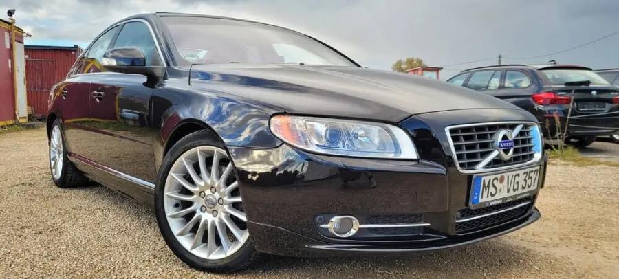 Black Volvo S80 2010 in Riga, with an engine capacity of 2.40 L and mileage of 258 thousand km for 8200 €, photo 11 on AUTOMOTO.COM.LV