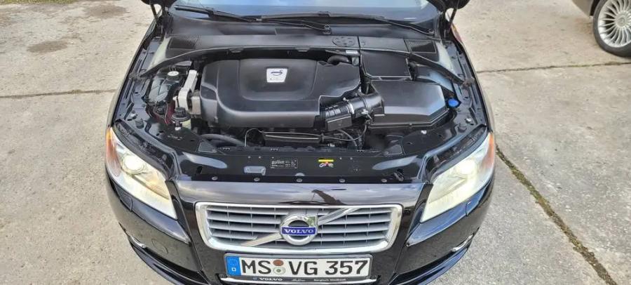 Black Volvo S80 2010 in Riga, with an engine capacity of 2.40 L and mileage of 258 thousand km for 8200 €, photo 15 on AUTOMOTO.COM.LV