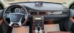Black Volvo S80 2010 in Riga, with an engine capacity of 2.40 L and mileage of 258 thousand km for 8200 €, photo 19 on AUTOMOTO.COM.LV