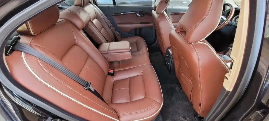 Black Volvo S80 2010 in Riga, with an engine capacity of 2.40 L and mileage of 258 thousand km for 8200 €, photo 27 on AUTOMOTO.COM.LV