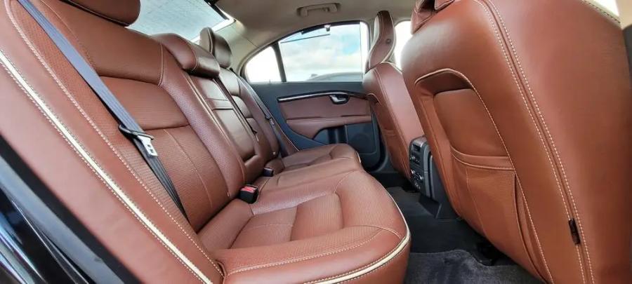 Black Volvo S80 2010 in Riga, with an engine capacity of 2.40 L and mileage of 258 thousand km for 8200 €, photo 28 on AUTOMOTO.COM.LV